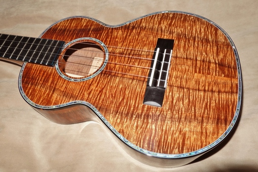 MACギター MAC Guitars